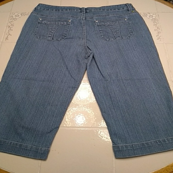 Faded Glory | Pants & Jumpsuits | Faded Glory Size Capris 23 | Poshmark